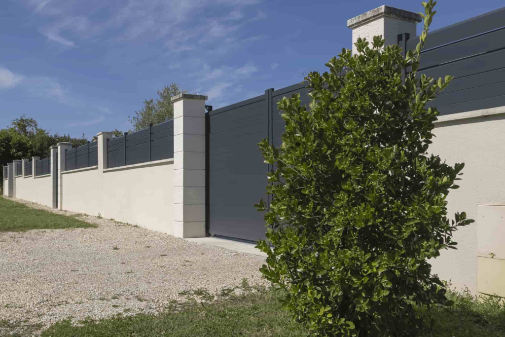 Clôture jardin moderne : tendances, types et avantages